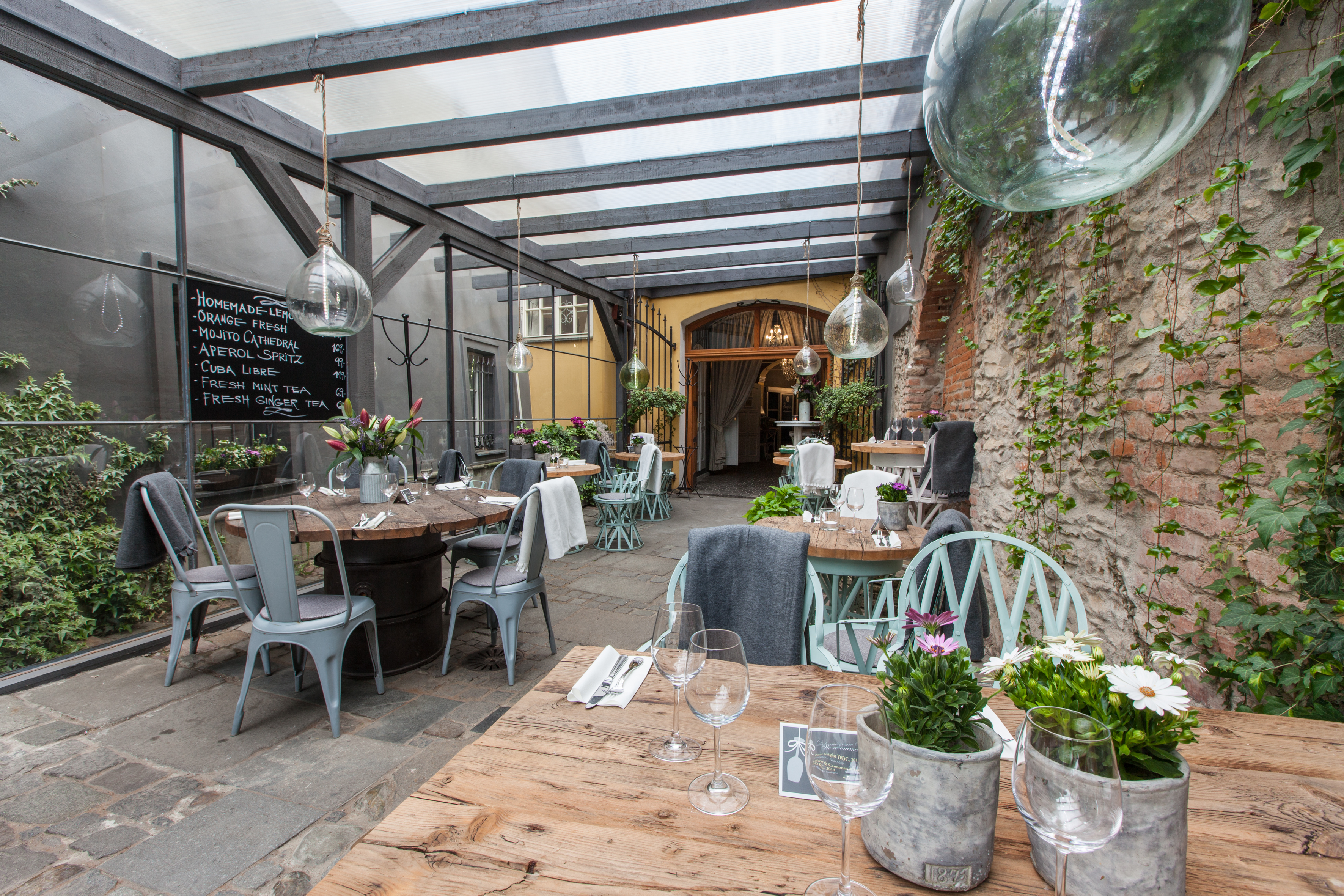 Cathedral Café - Official site